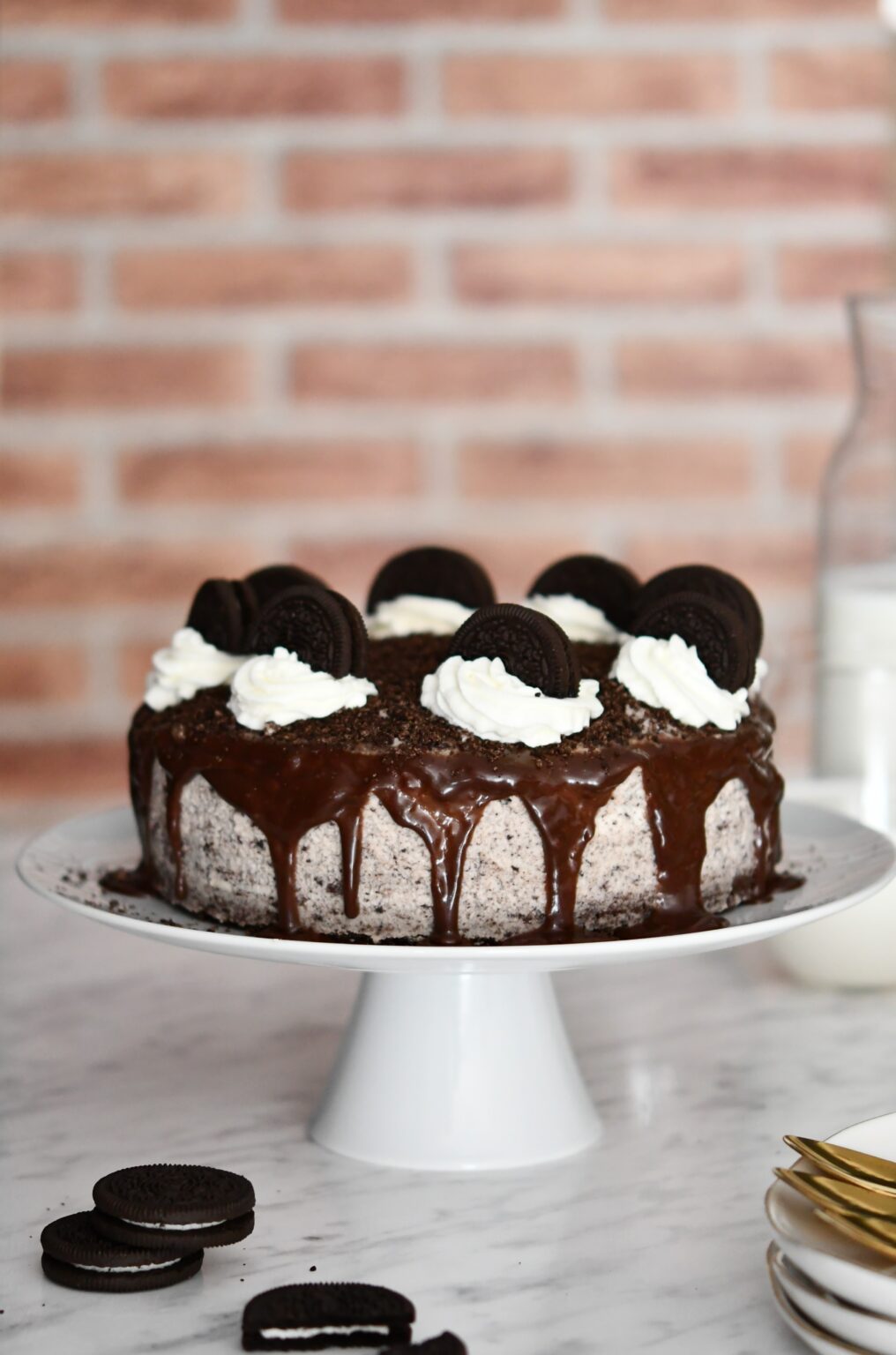 Chocolate Cake with Oreo Cream and Chocolate Ganache | Klysa